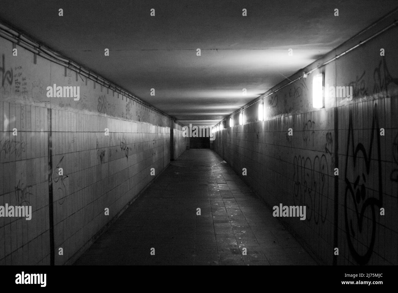 path in city center Stock Photo - Alamy