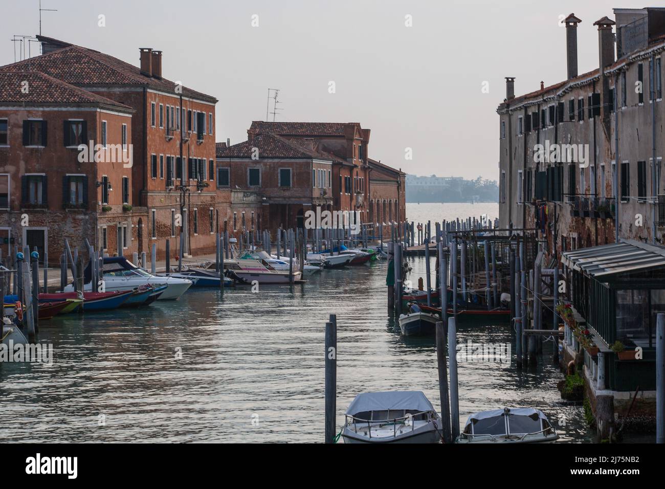 Venezianische schornsteine hi-res stock photography and images - Alamy