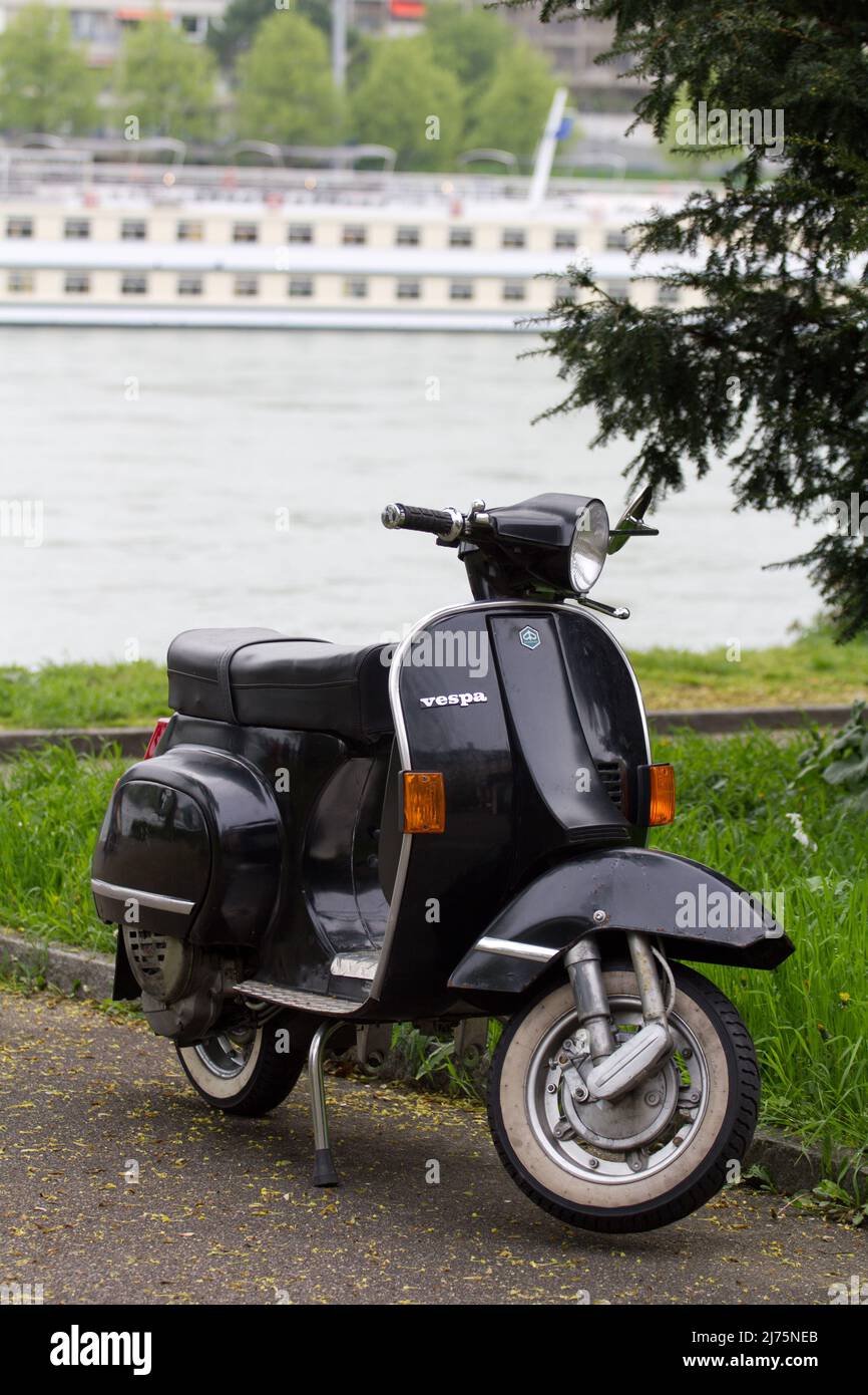 Piaggio motorrad hi-res stock photography and images - Alamy