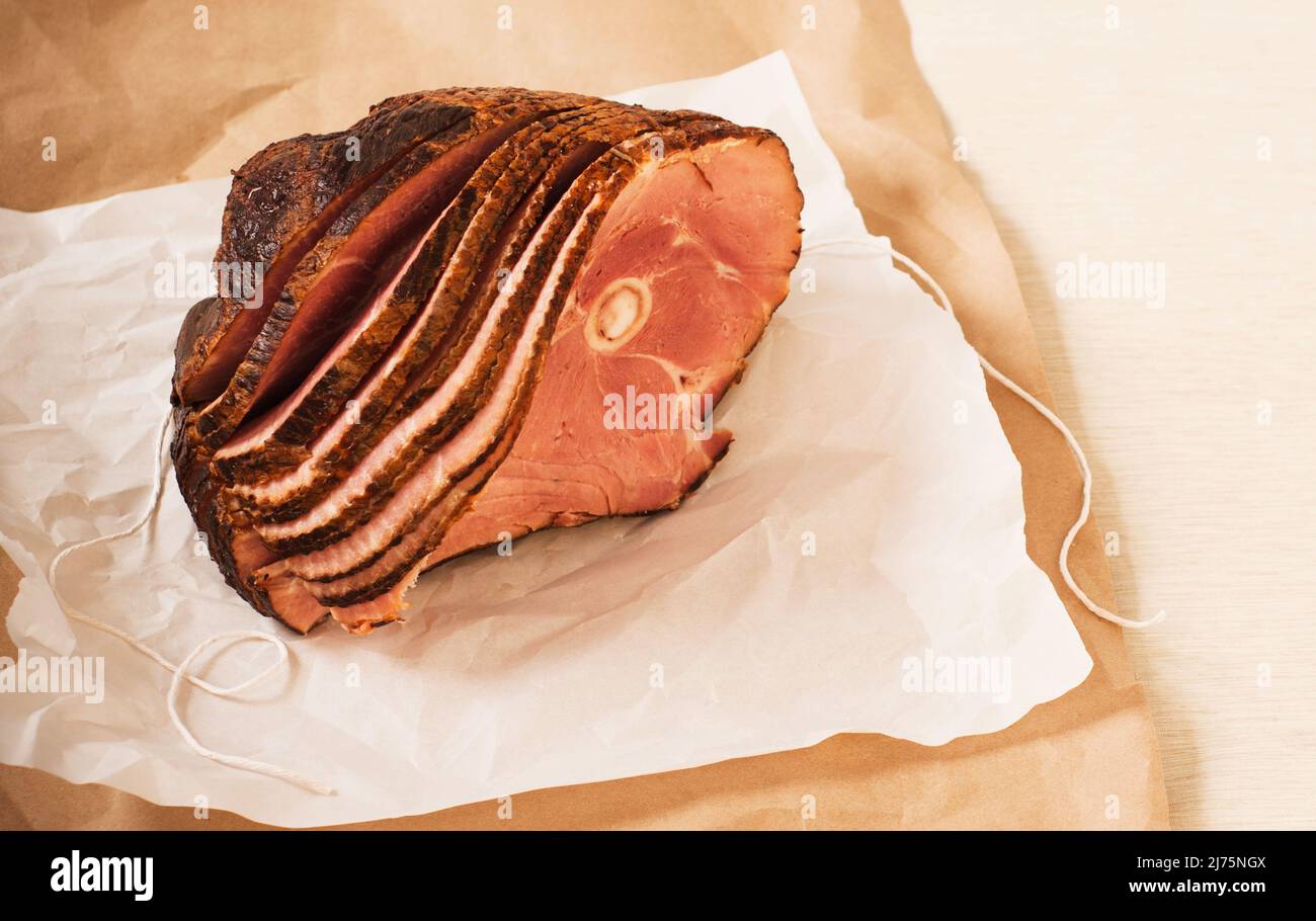 Spiral sliced ham hi-res stock photography and images - Alamy