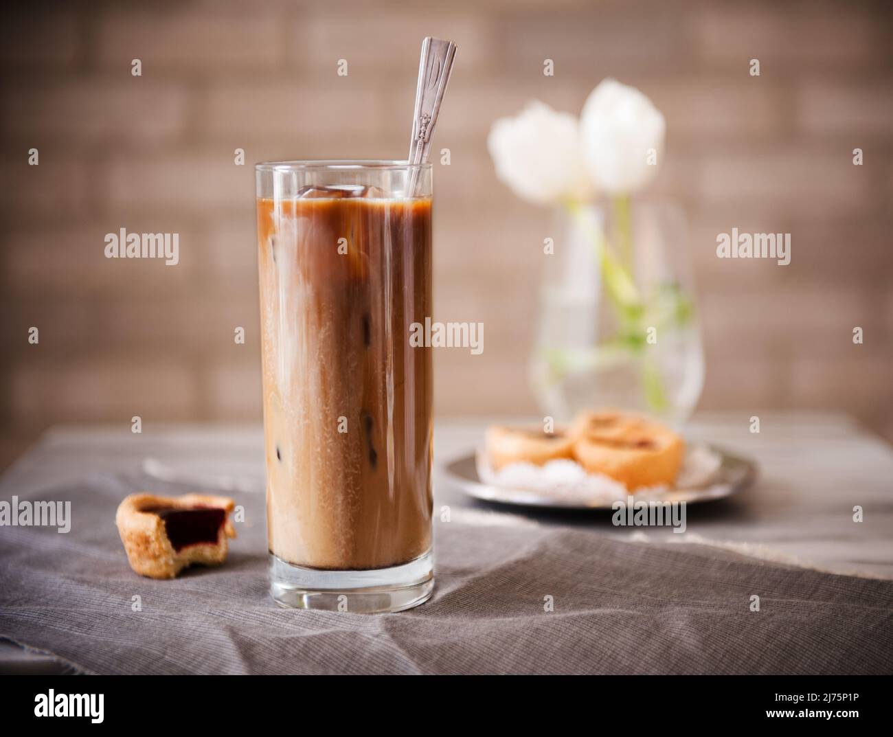 Tall glass iced coffee hi-res stock photography and images - Alamy