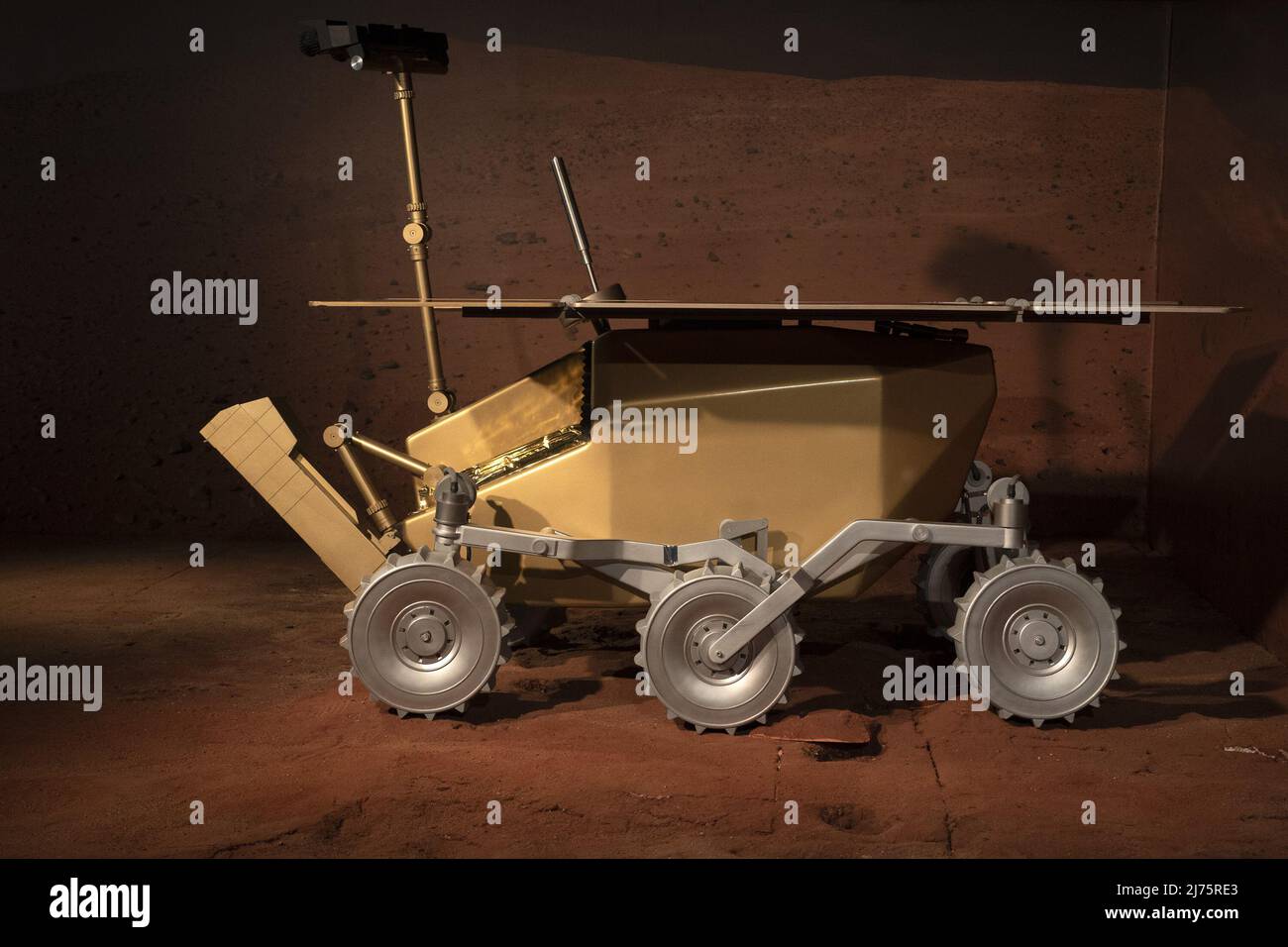 Mars rover exploration spirit opportunity close up Stock Photo - Alamy