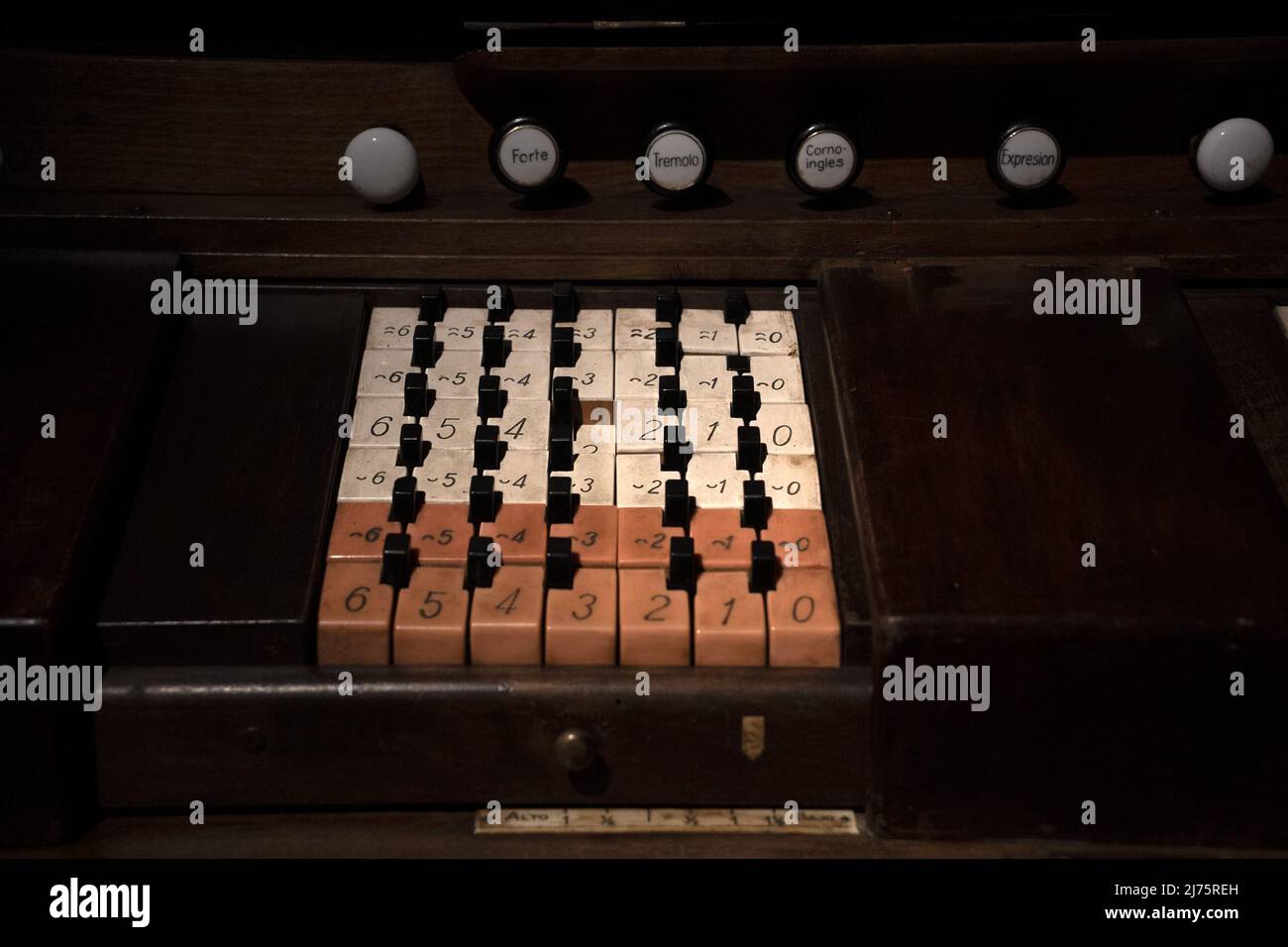old organ keyboard vintage detail close up Stock Photo - Alamy