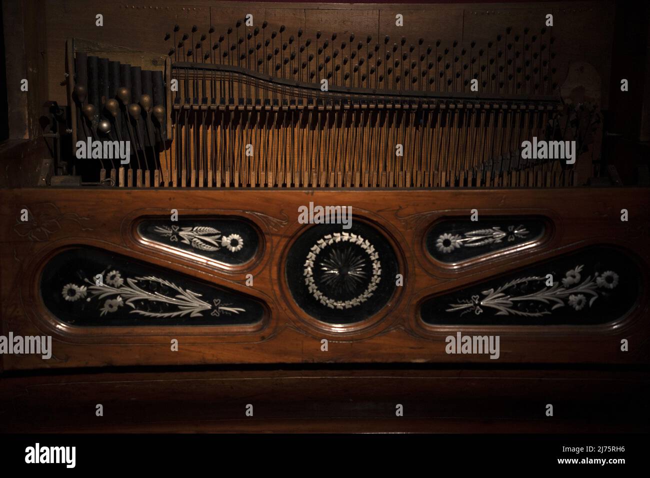Handle cranking spinet organ detail Stock Photo - Alamy
