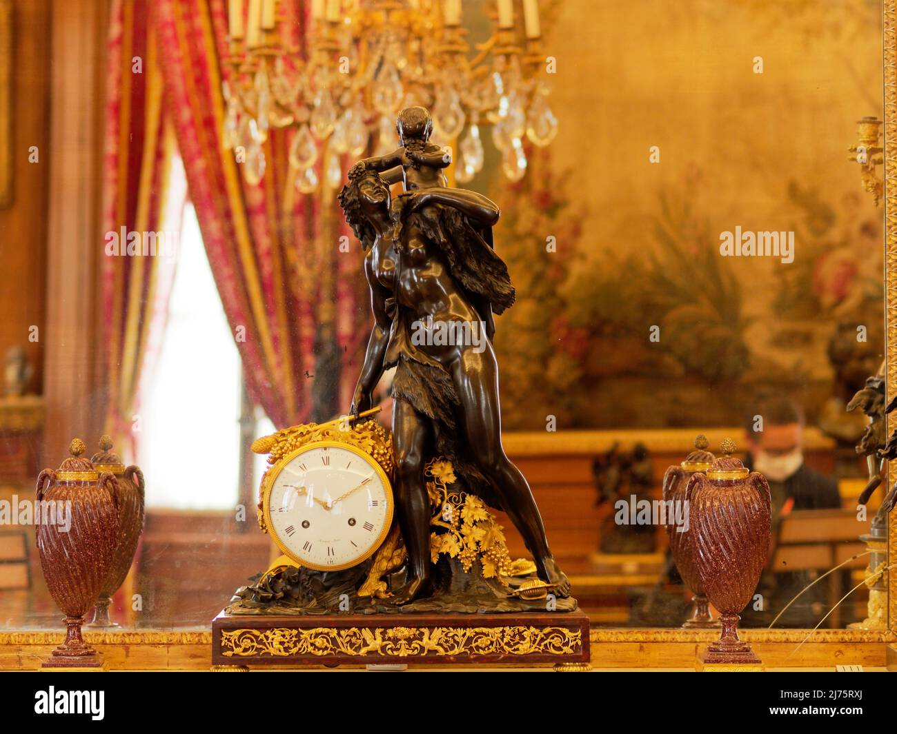Un horloger hi-res stock photography and images - Alamy