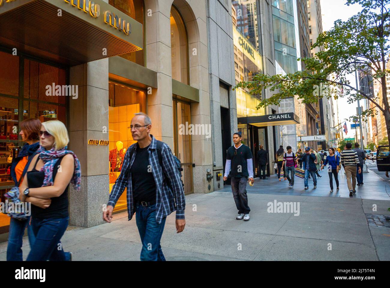 New York City, NY, USA, Crowd People Walking on Fifth Avenue, Luxury ...