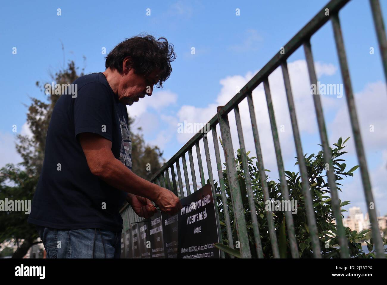 RJ - Rio de Janeiro - 05/06/2022 - RIO, NGO RIO DE PAZ - Members of the ...