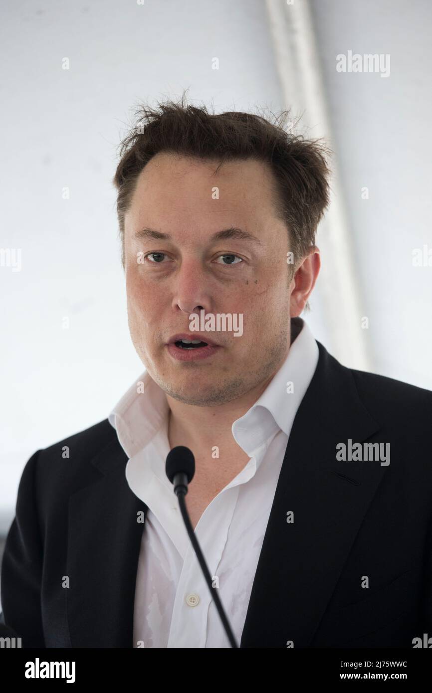 Space x founder elon musk hi-res stock photography and images - Alamy