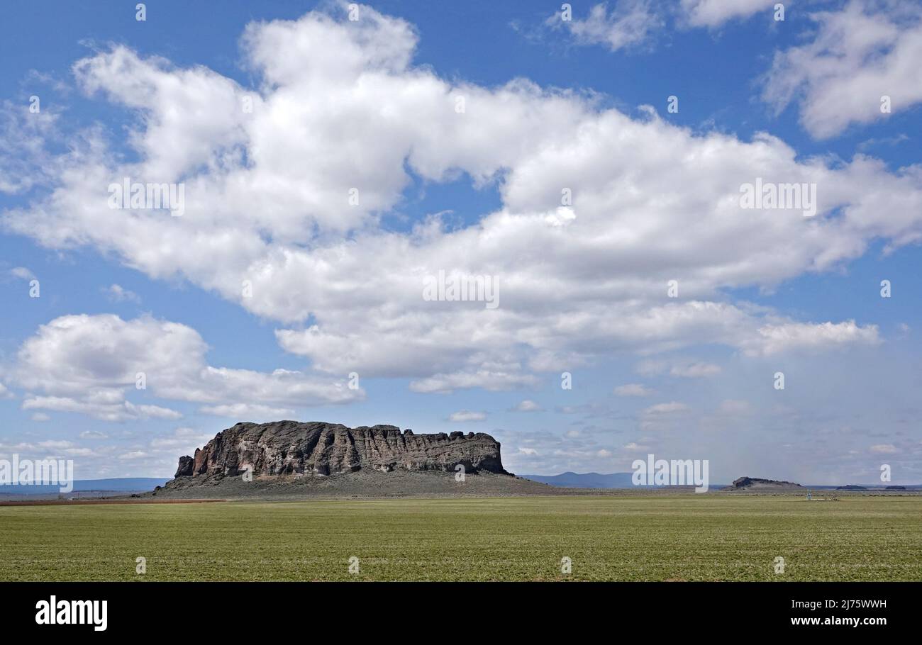 Volcanic plains hi-res stock photography and images - Alamy