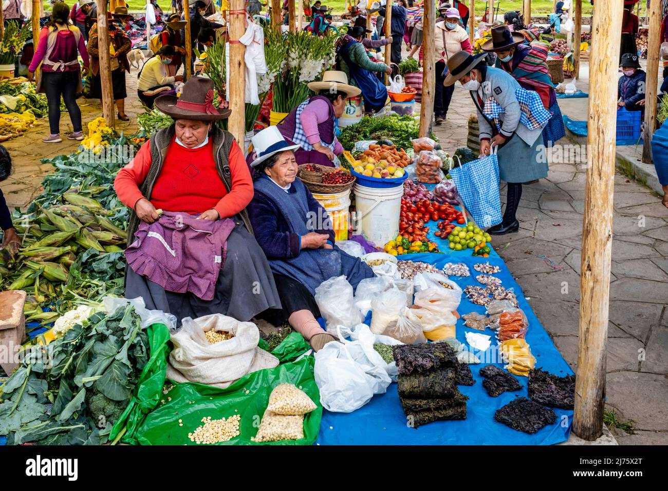 Indigenous Quechua Women Selling Vegetables At The Sunday Market In The ...