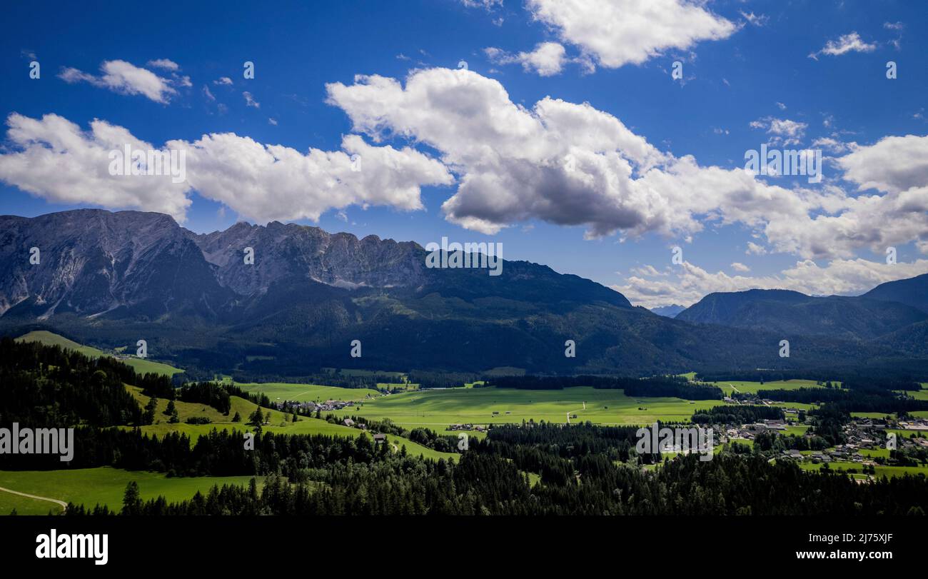 Amazing scenery and typical landscape in Austria, the Austrian Alps ...