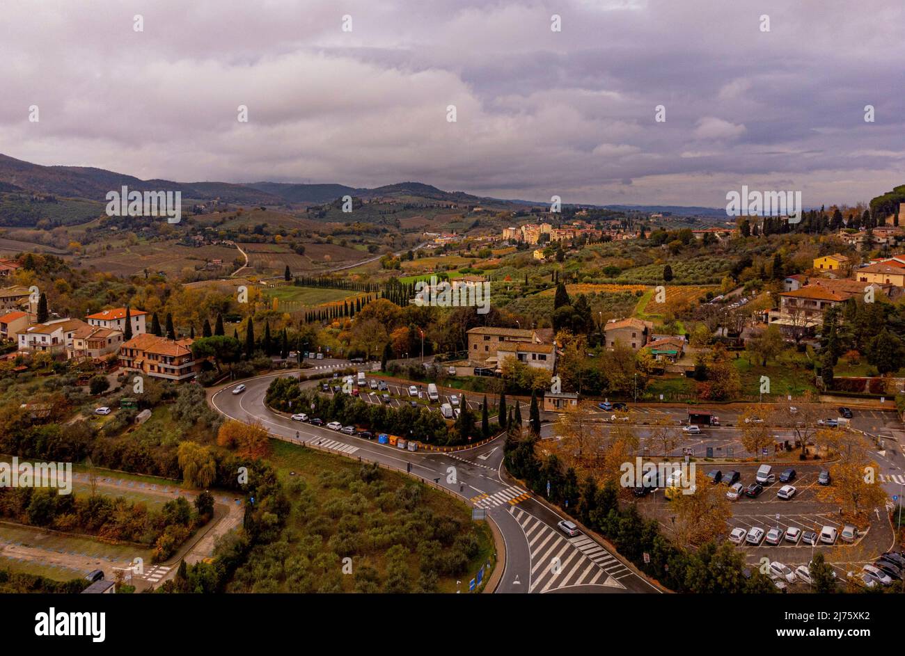 Typical landscape with small villages and farm fields in Tuscany Stock ...