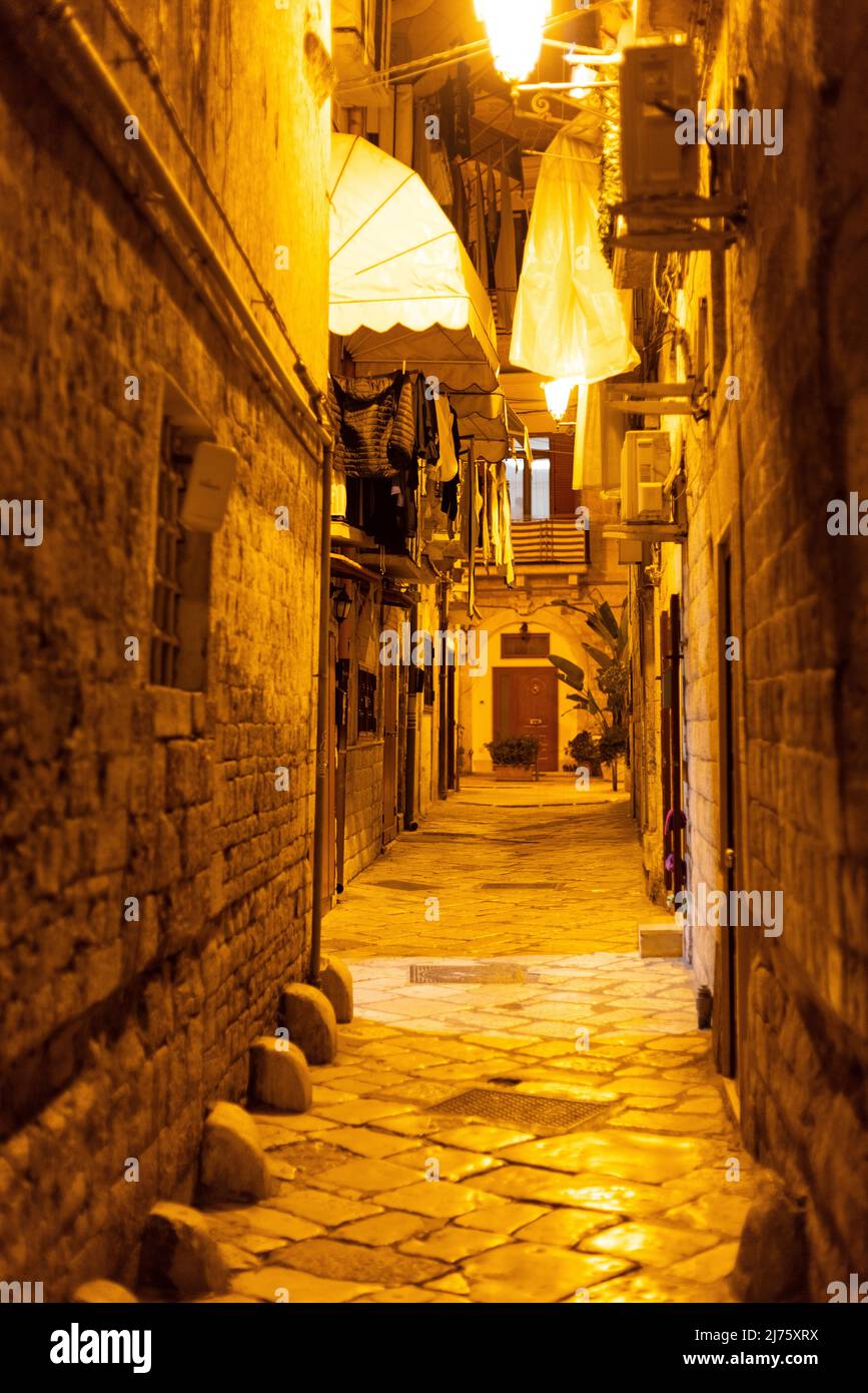 Historic city center of Bari Italy at night Stock Photo - Alamy