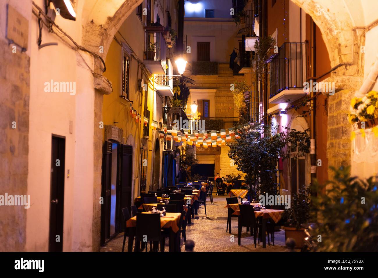 Puglia restaurant outdoor hi-res stock photography and images - Alamy