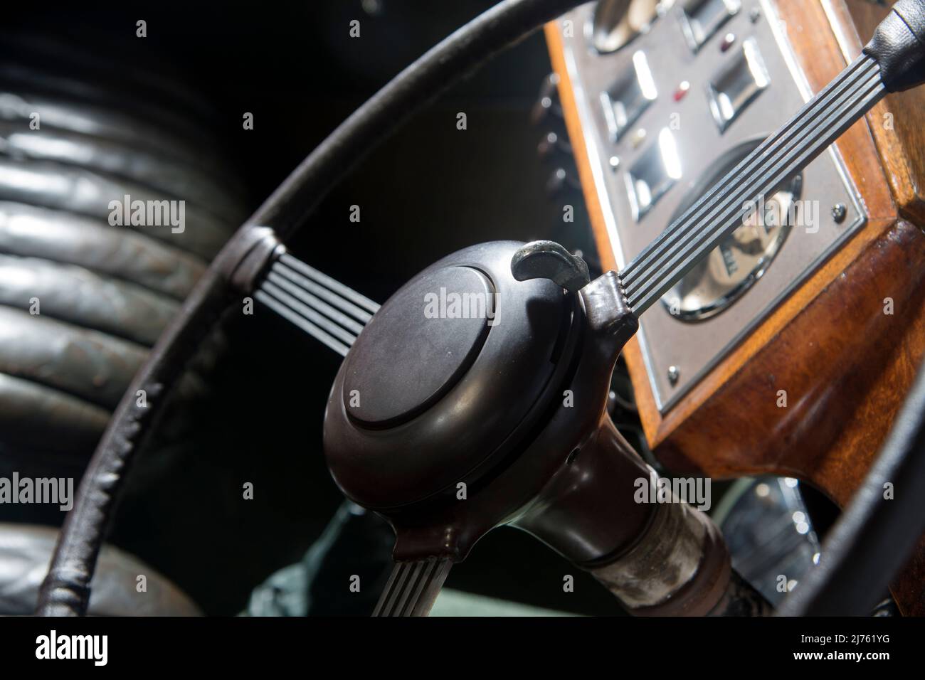 Dashboard classic 1950s british car hi-res stock photography and images ...