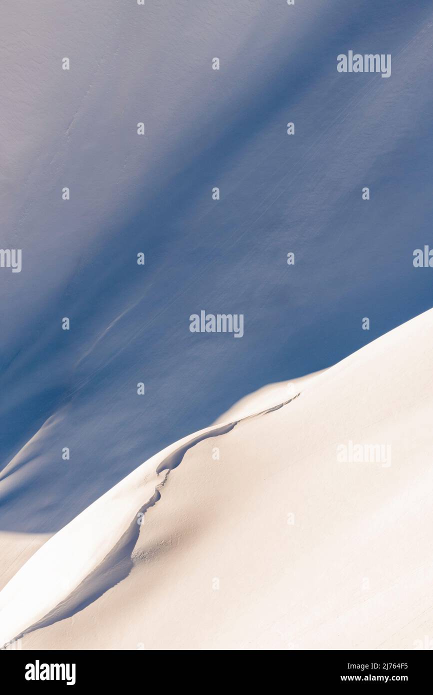 Freezes wave hi-res stock photography and images - Alamy