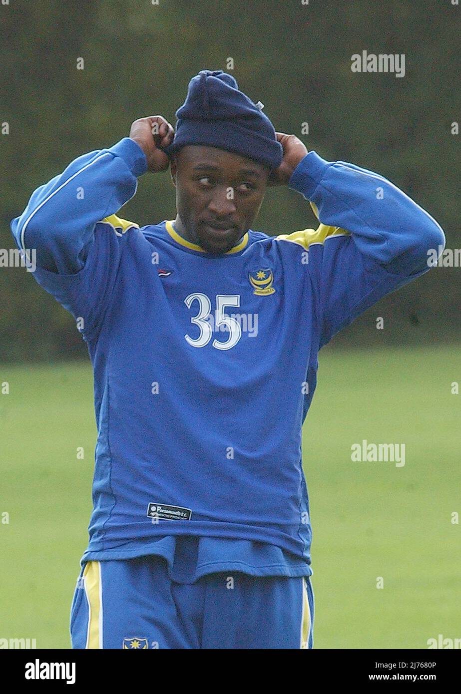 PORTSMOUTH TRAINING 22-10-04 LUA LUA PIC MIKE WALKER, 2004 Stock Photo ...