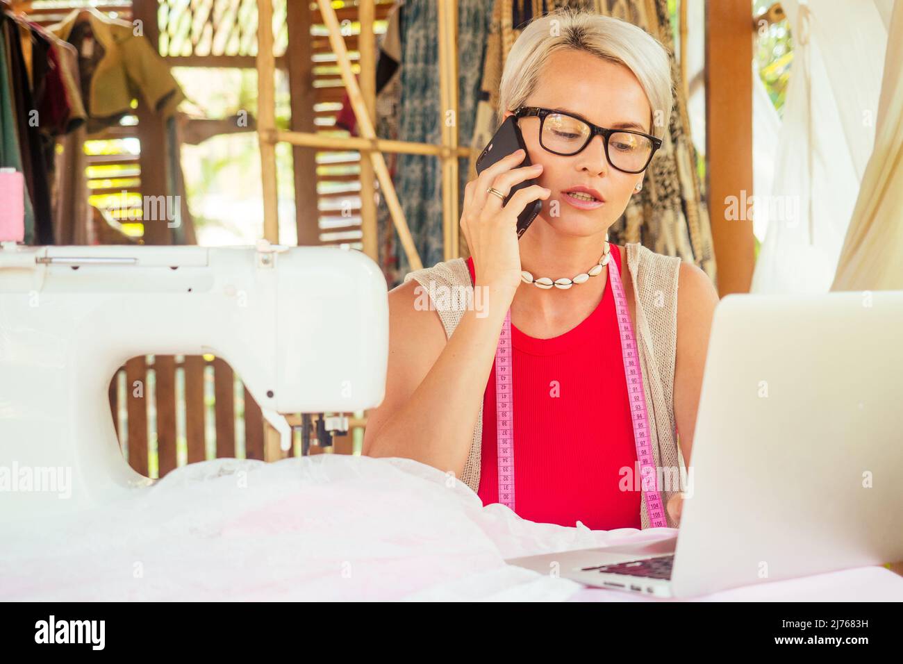 Interior designer talking client hi-res stock photography and images ...