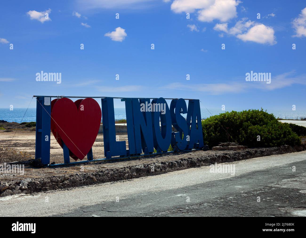 Love island house hi-res stock photography and images - Alamy