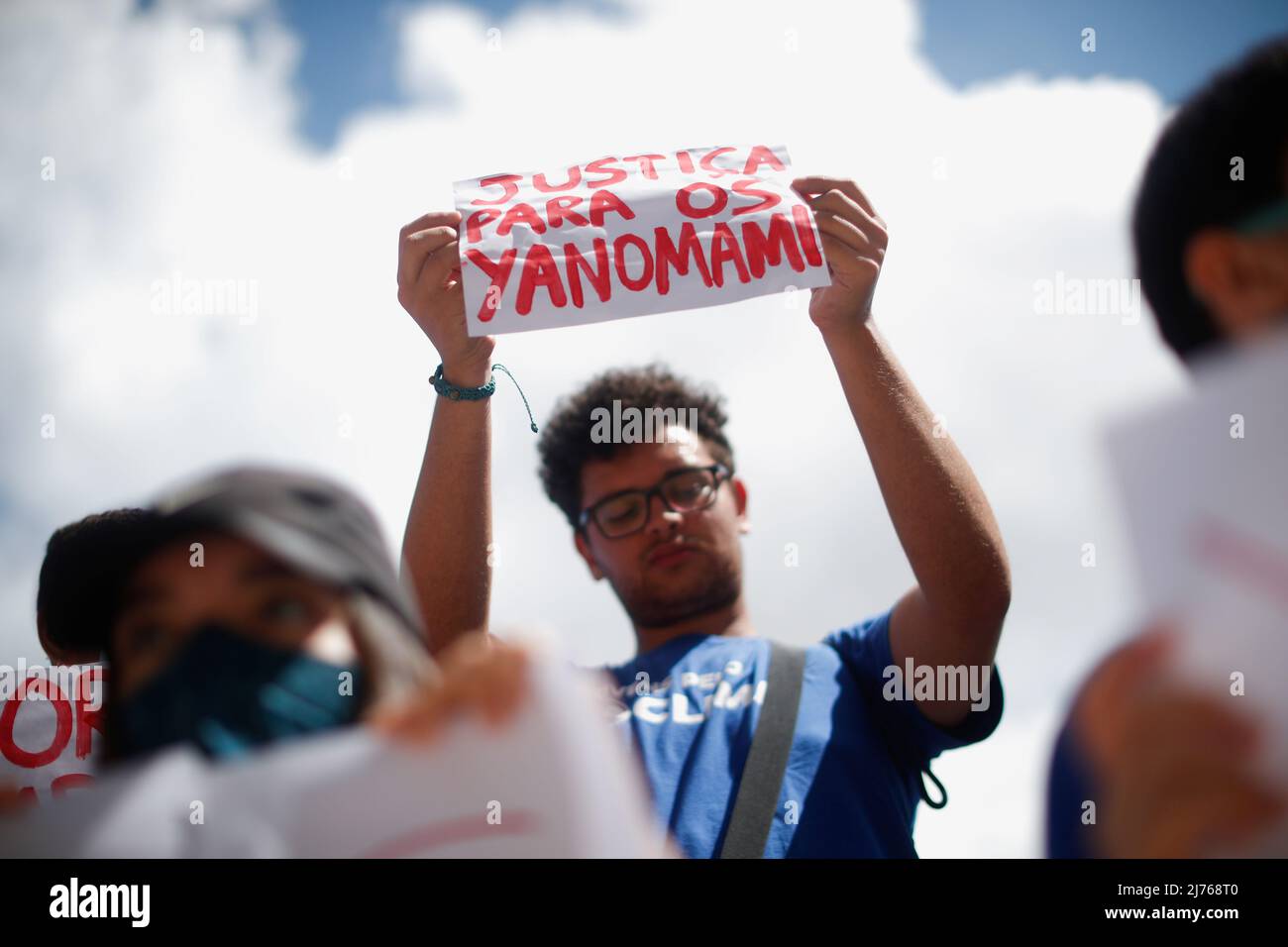 Yanomami indigenous people hi-res stock photography and images - Alamy