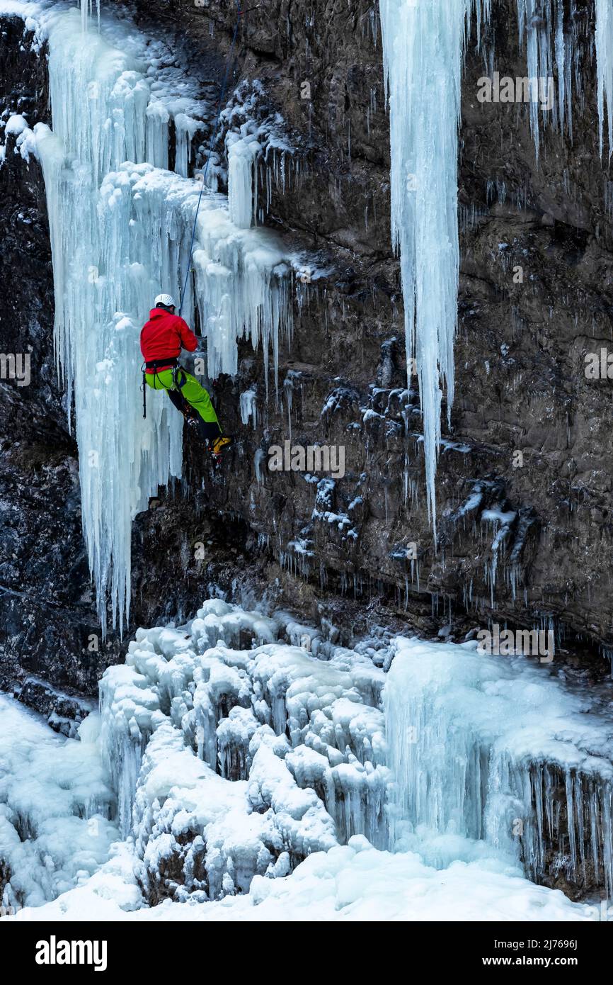 Frozen waterfall climb hi-res stock photography and images - Alamy