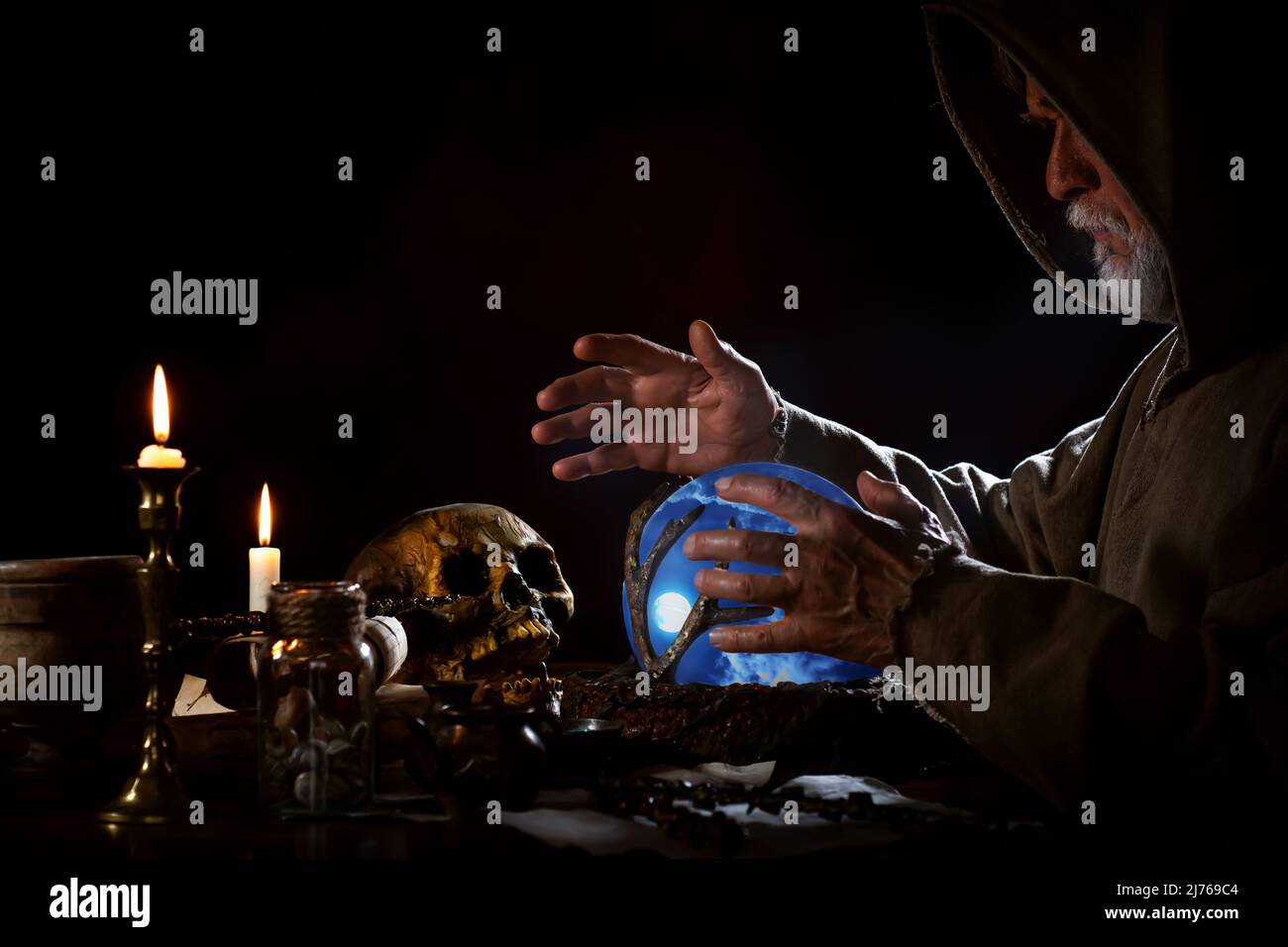 Crystal story hi-res stock photography and images - Alamy