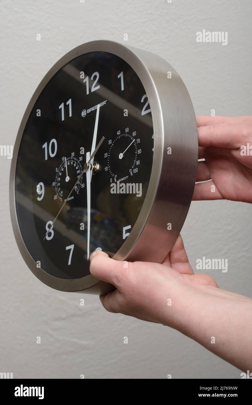 Time shift hi-res stock photography and images - Alamy