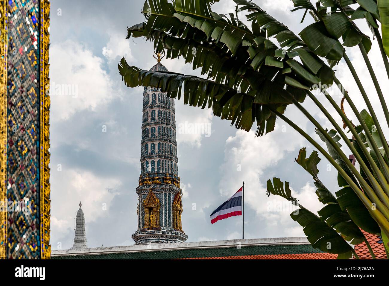 Prang, Temple Tower, Phra Asada Maha Chedi, Royal Palace, Grand Palace ...