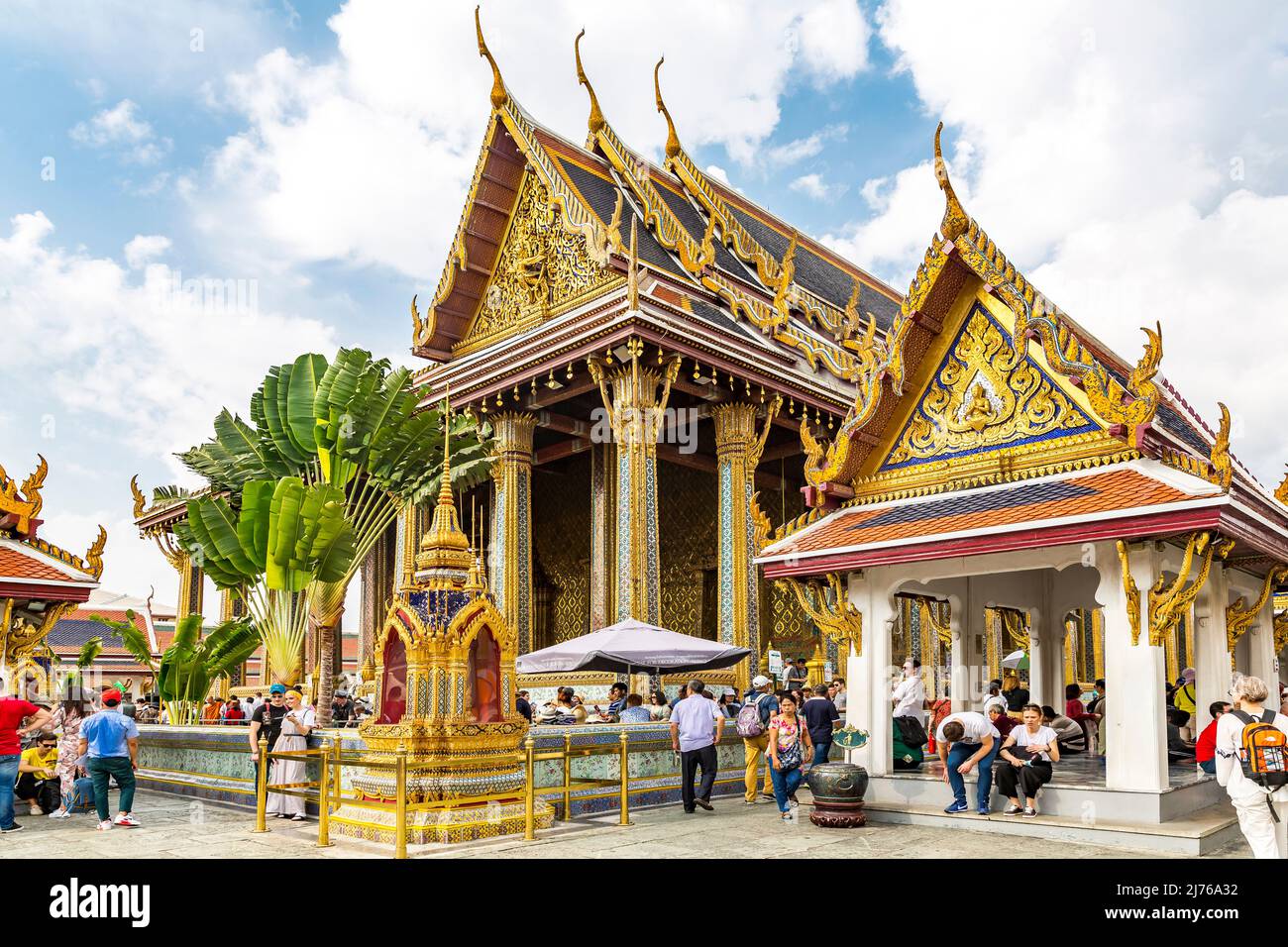 Temple of the Emerald Buddha, Phra Ubosot, courtyard, Royal Palace ...