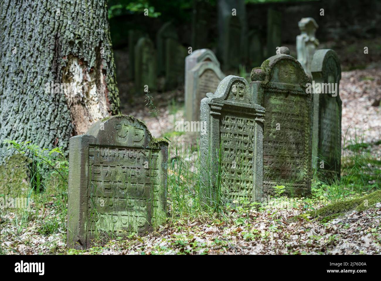 Tombstones weathering hi-res stock photography and images - Alamy
