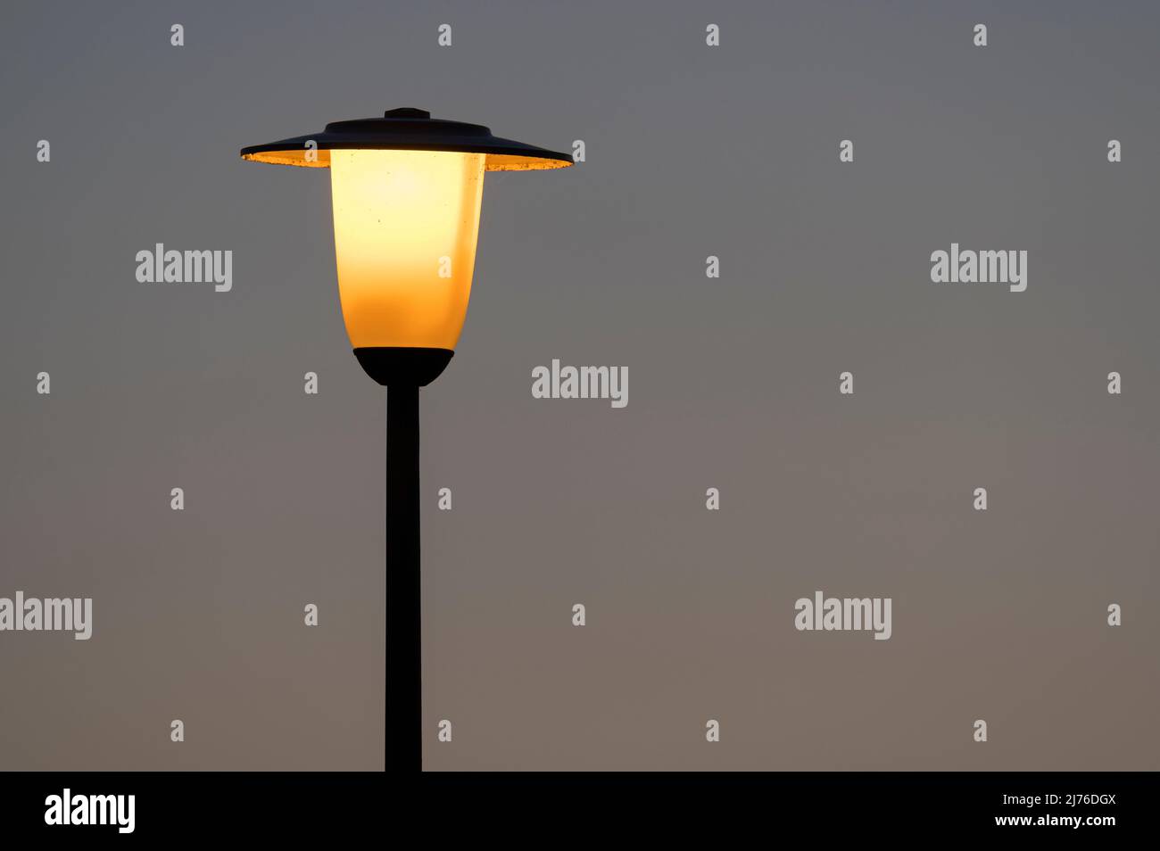 Streetlighting at dusk hi-res stock photography and images - Alamy