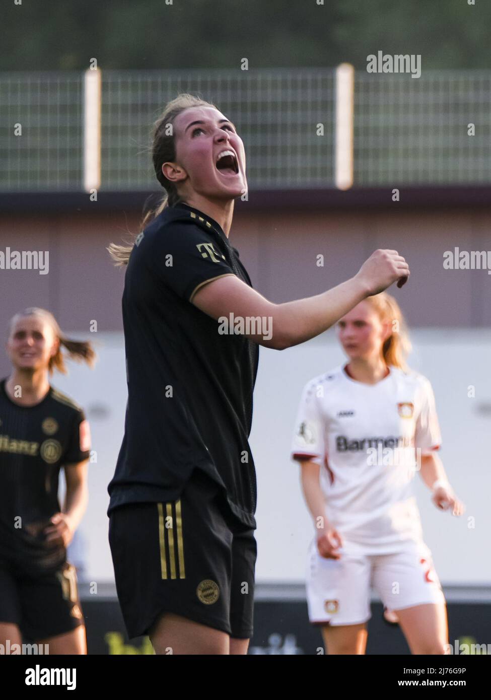 Sydney Lohmann (12 FC Bayern Munich) after a missed opportunity during ...