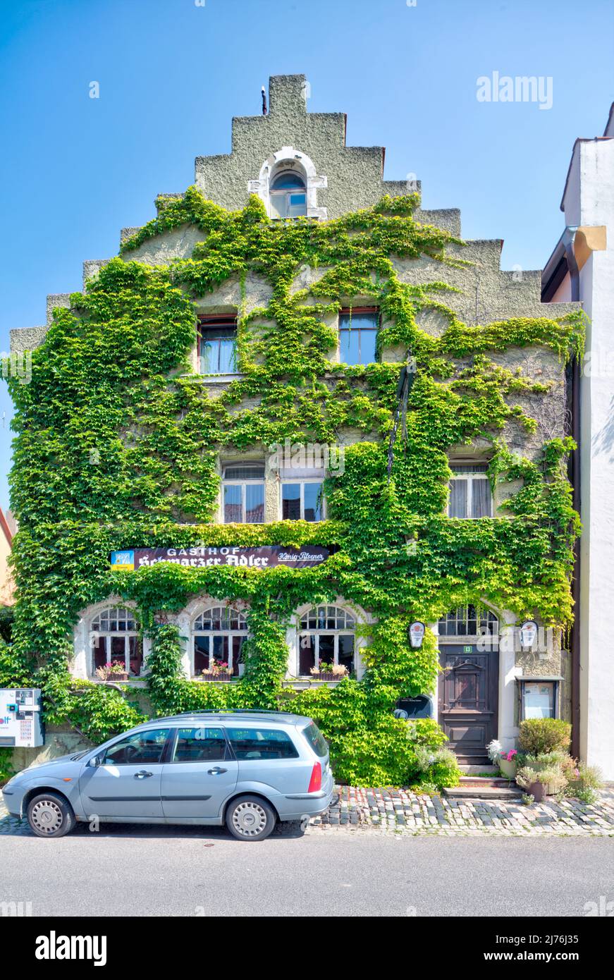 Inn 'Schwarzer Adler', house facade, front door, window, flower ...