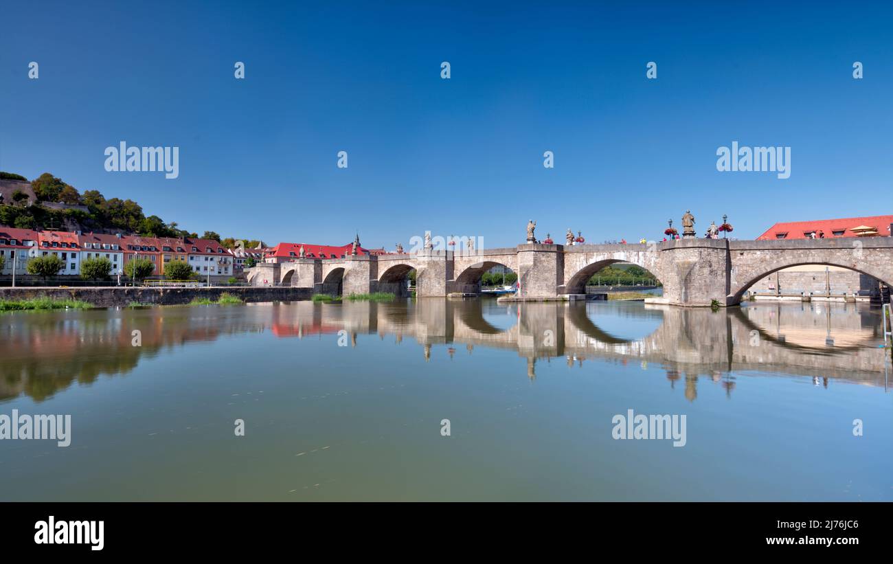View over the river Main, Old Main Bridge, bridge, autumn, Wuerzburg ...