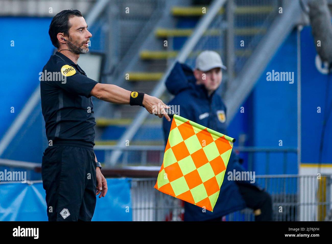 Referee [referee] assistant christian hi-res stock photography and ...