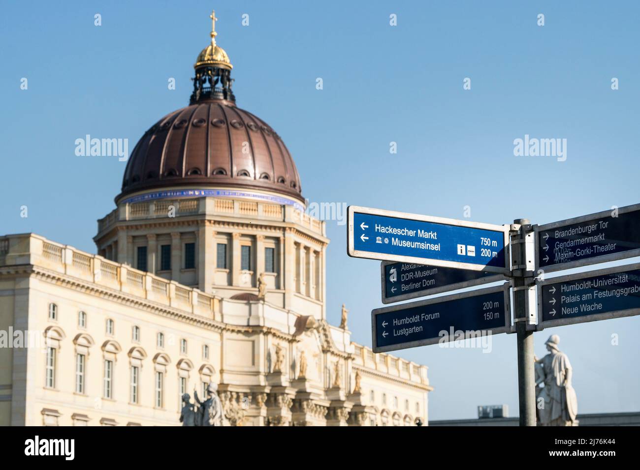 Berlin, palace bridge, palace, museum island, signposts Stock Photo - Alamy
