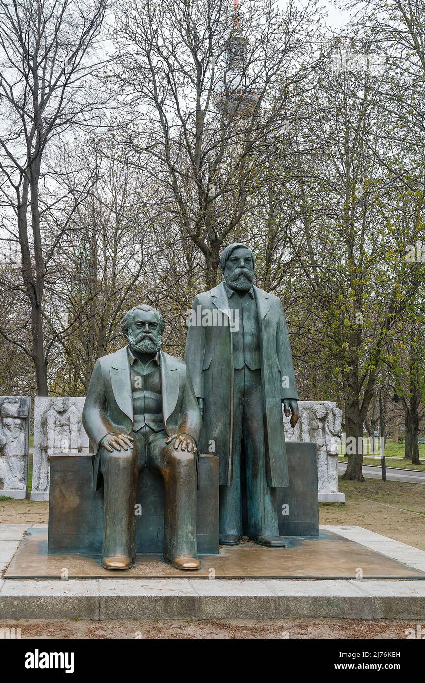 Berlin, Mitte, Marx-Engels-Forum, Park am Fernsehturm Stock Photo - Alamy