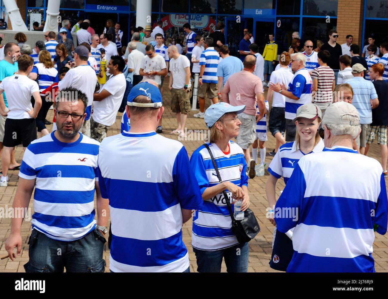 Madejski fans hi-res stock photography and images - Alamy