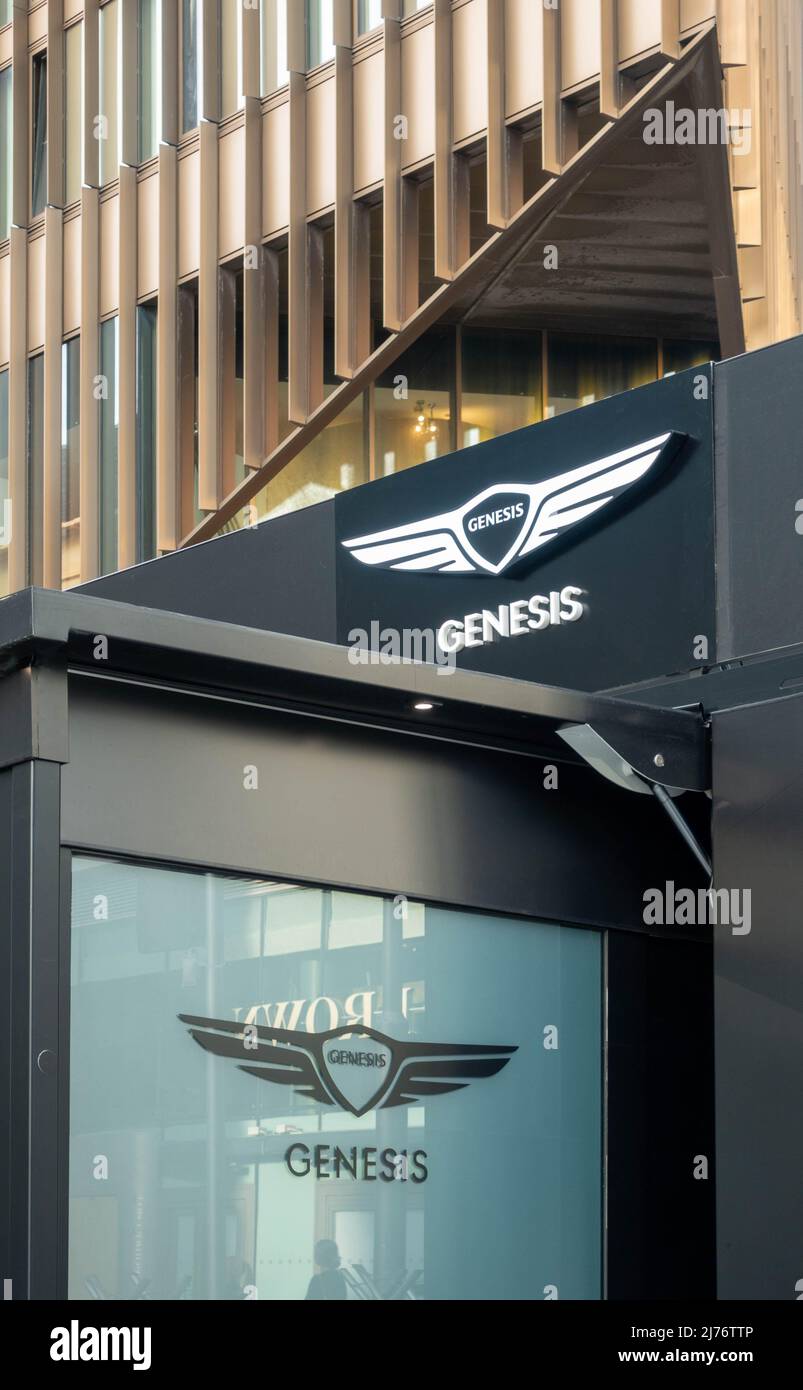 Genesis logo hi-res stock photography and images - Alamy