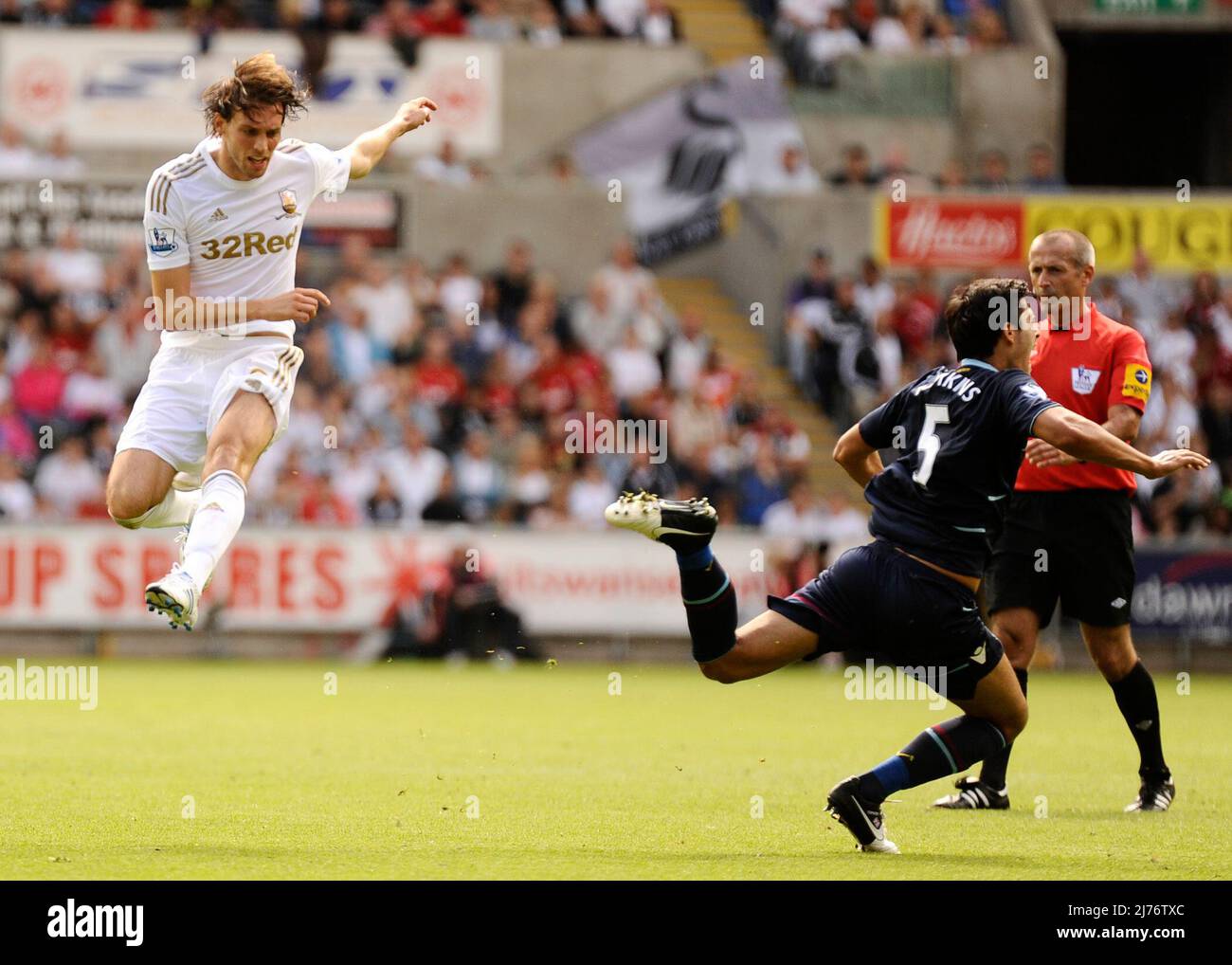 Michu west ham hi-res stock photography and images - Alamy