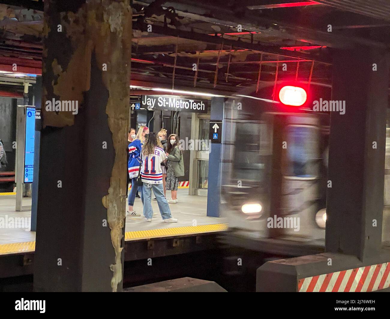 Old brooklyn subway station brooklyn hi-res stock photography and ...