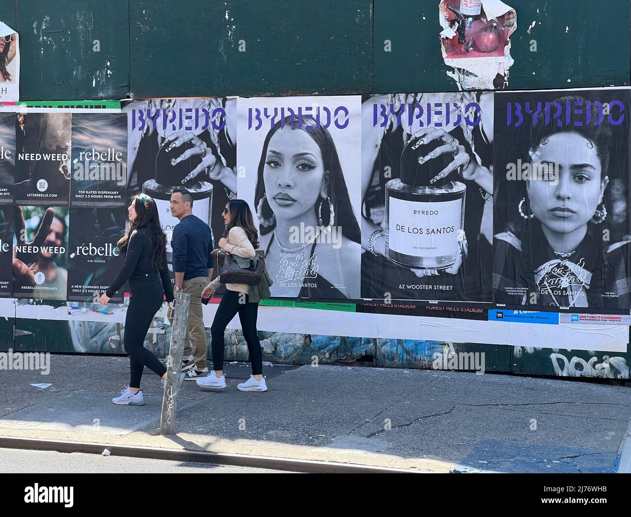 Posters wall city advertising hi-res stock photography and images - Alamy