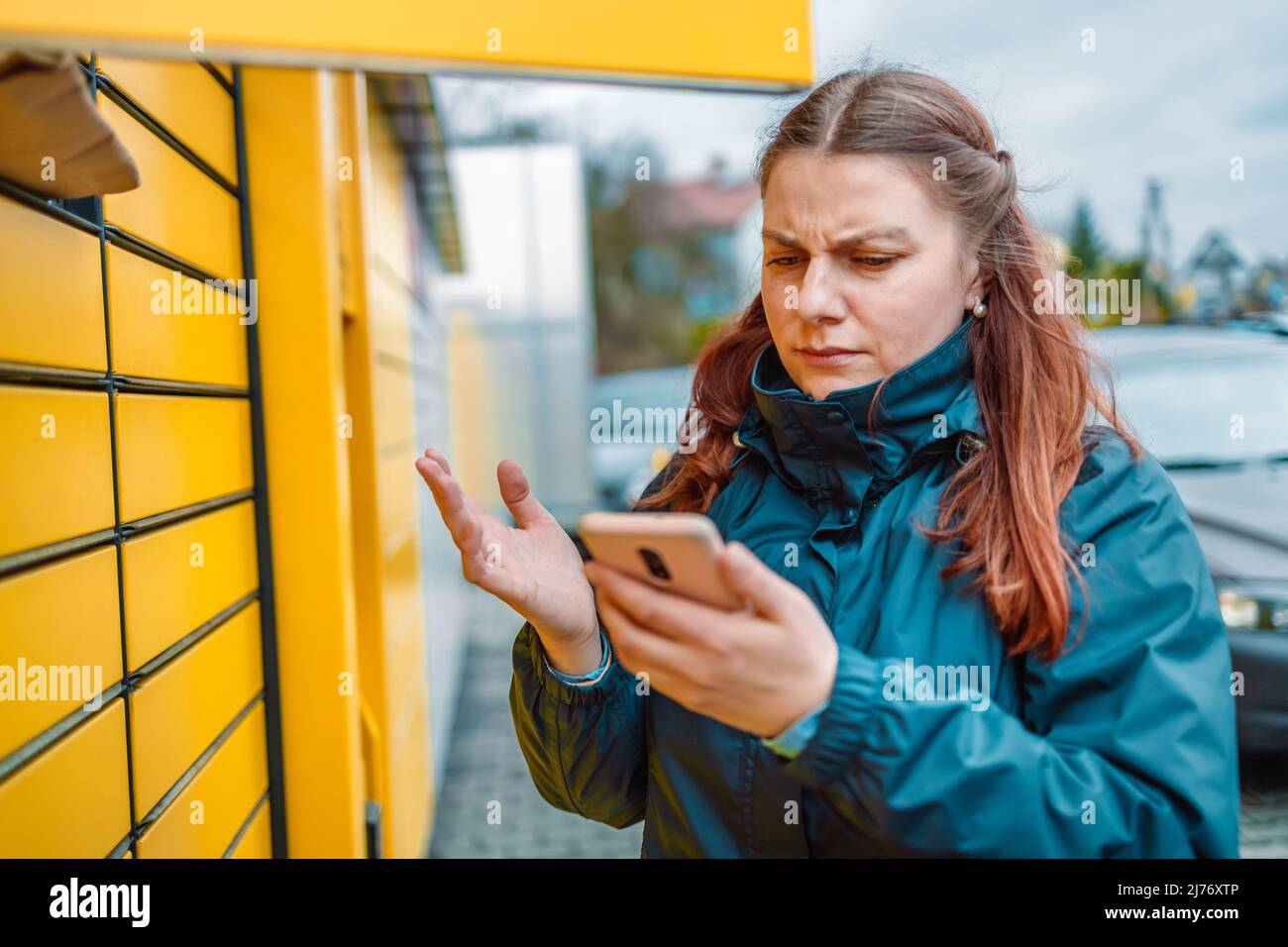 E mail and angry hi-res stock photography and images - Alamy