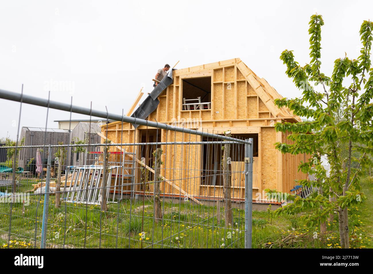 Building an eco friendly house at eco village Oosterwold, Almere ...