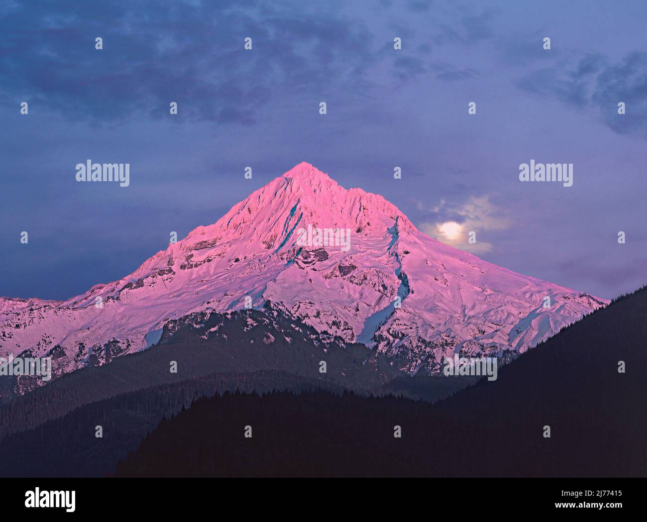 Moonrise oregon hi-res stock photography and images - Alamy