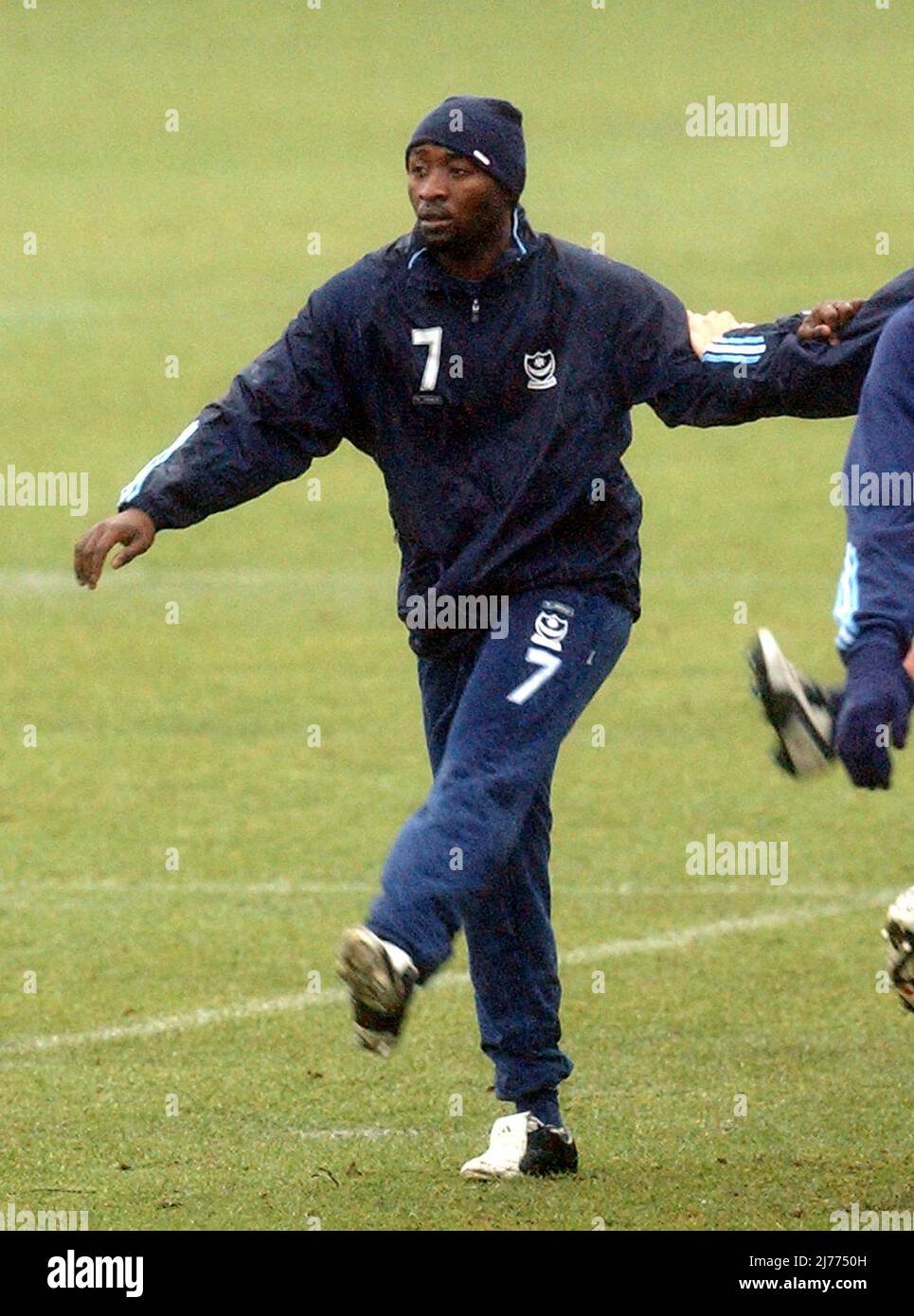 LUA LUA PREPARES FOR FULHAM 30-12-05 AT THE PORTSMOUTH TRAINING GROUND ...