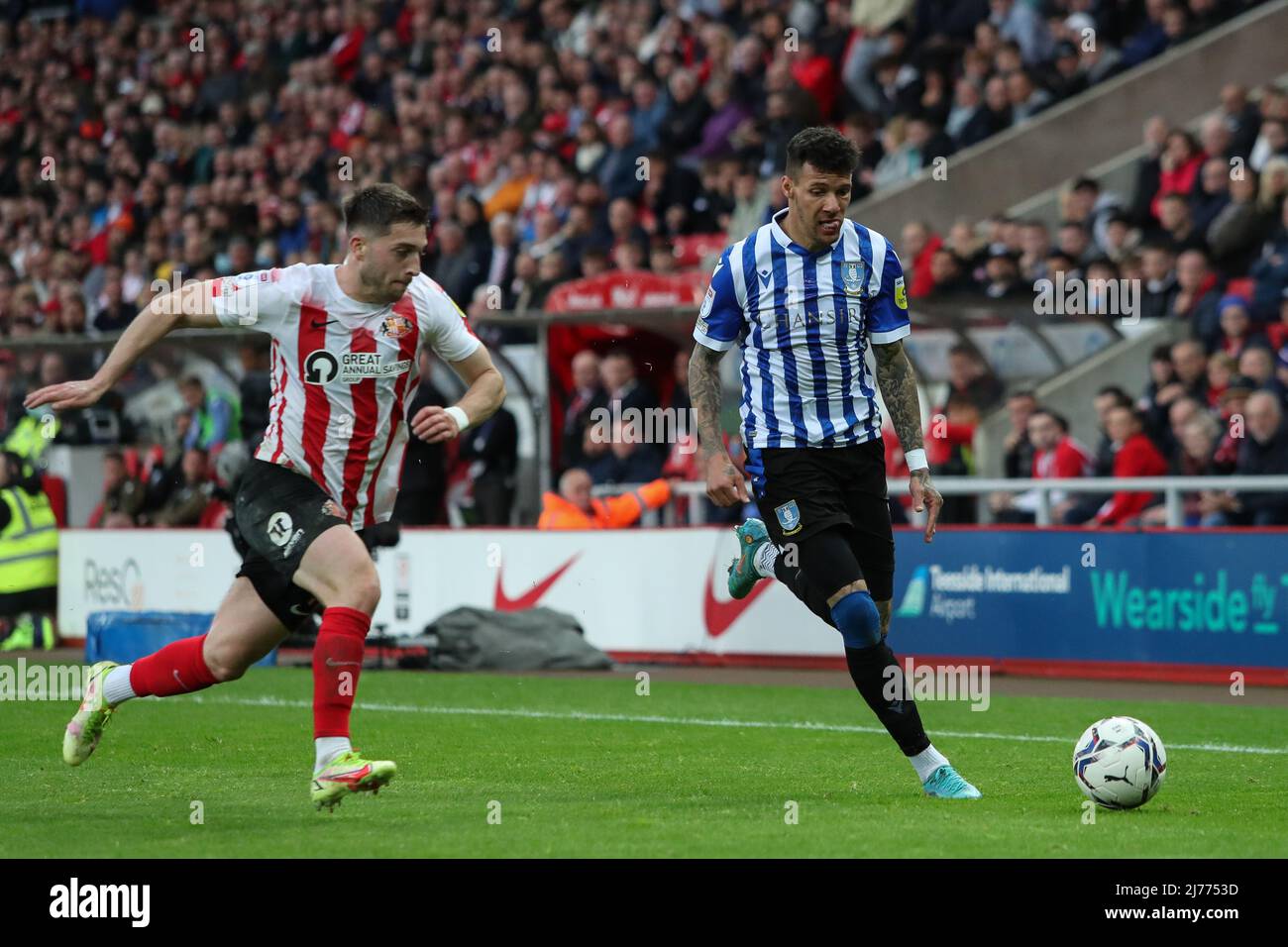 Marvin Johnson #18 of Sheffield Wednesday on the attack Stock Photo - Alamy