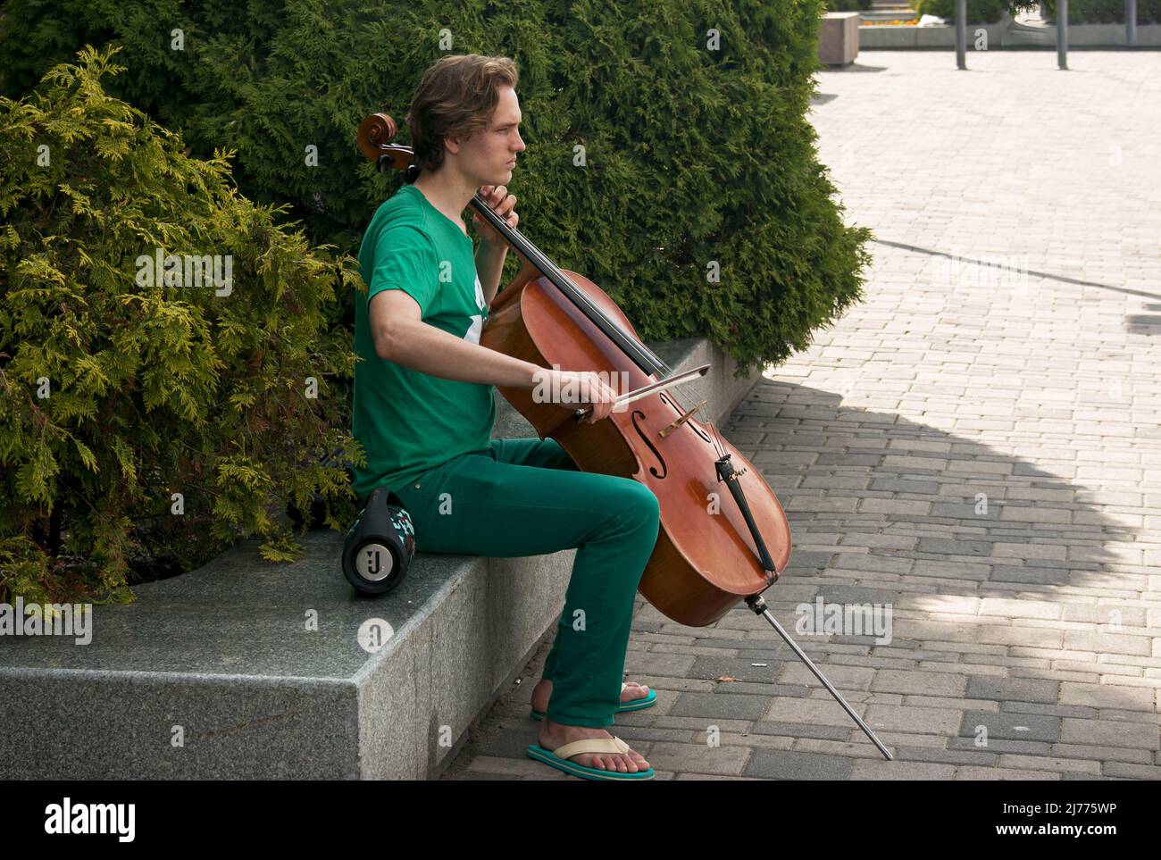 Old man concert hi-res stock photography and images - Alamy