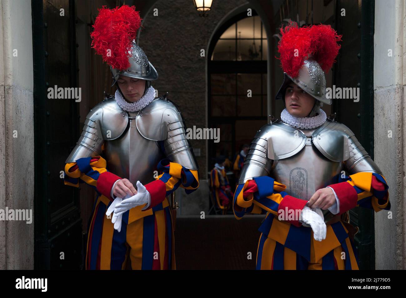 Italy, Rome, Vatican, 2022/05/06 New Swiss Guards wait prior to the ...