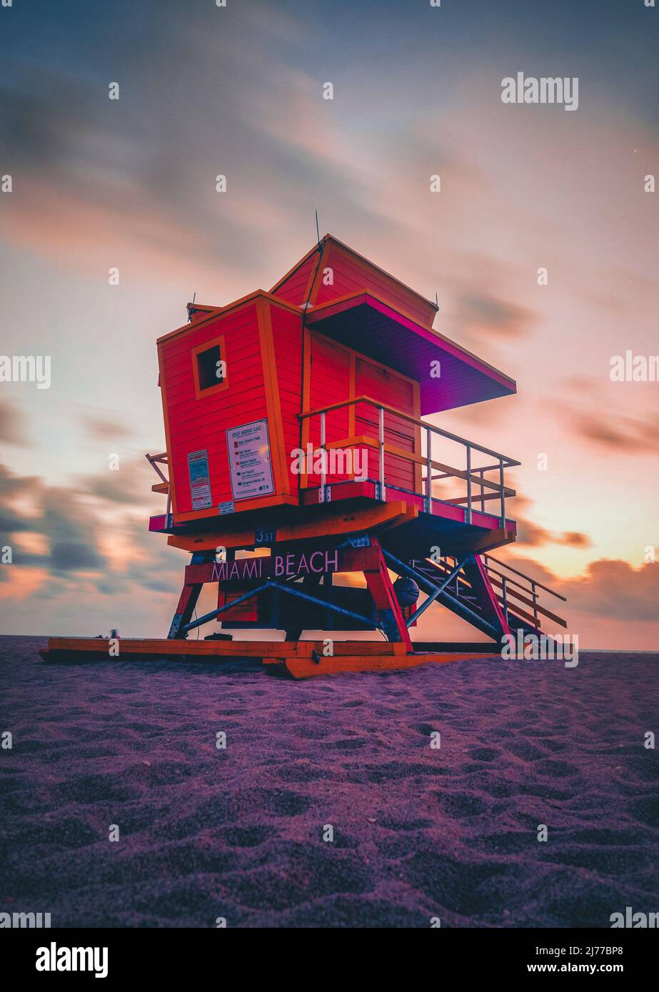 Lifeguard booth beach hi-res stock photography and images - Alamy